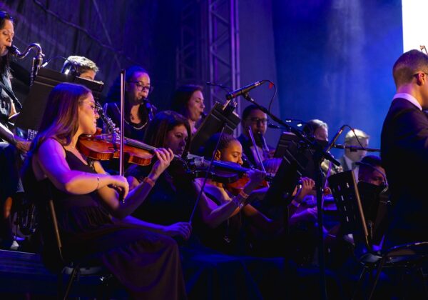 Orquestra Sinfônica Jovem e cantora Érica Lira se apresentam na Praça ...